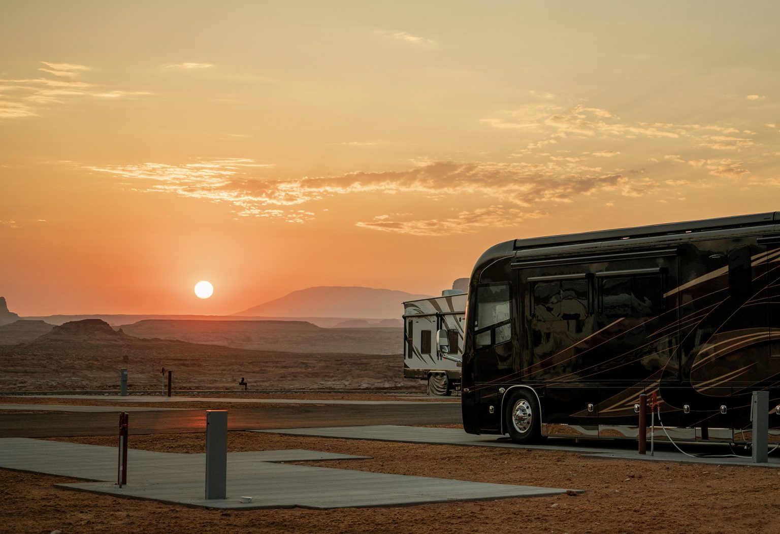 Lake Powell is a top boating spot | Stay at Antelope Point | Good Sam